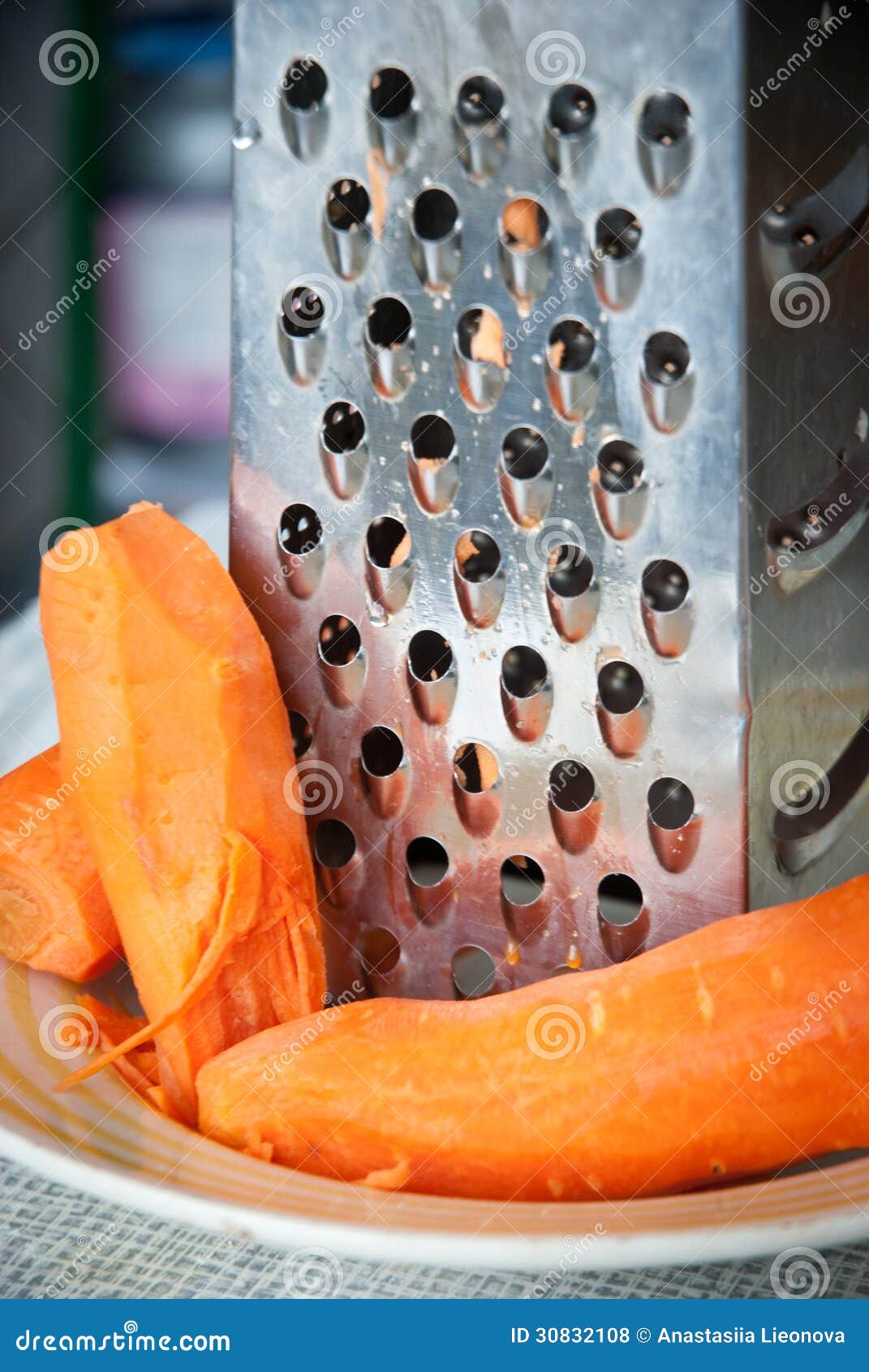 Wortel En Rasp Voor Groenten Stock Foto - Image of blad, versheid: 30832108