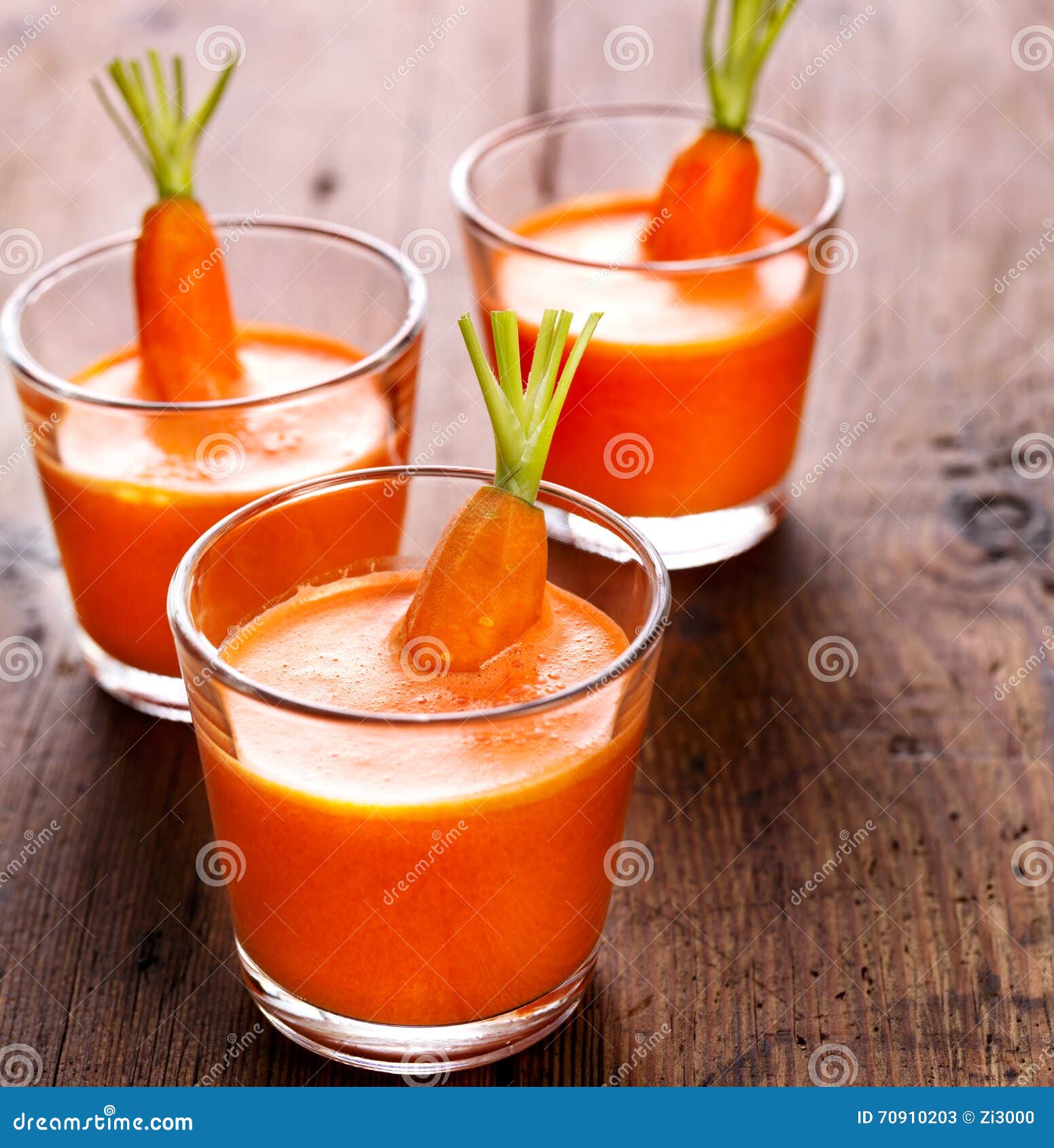 Wortelsap, Gezond En Heerlijk Stock Afbeelding - Image of heerlijk ...