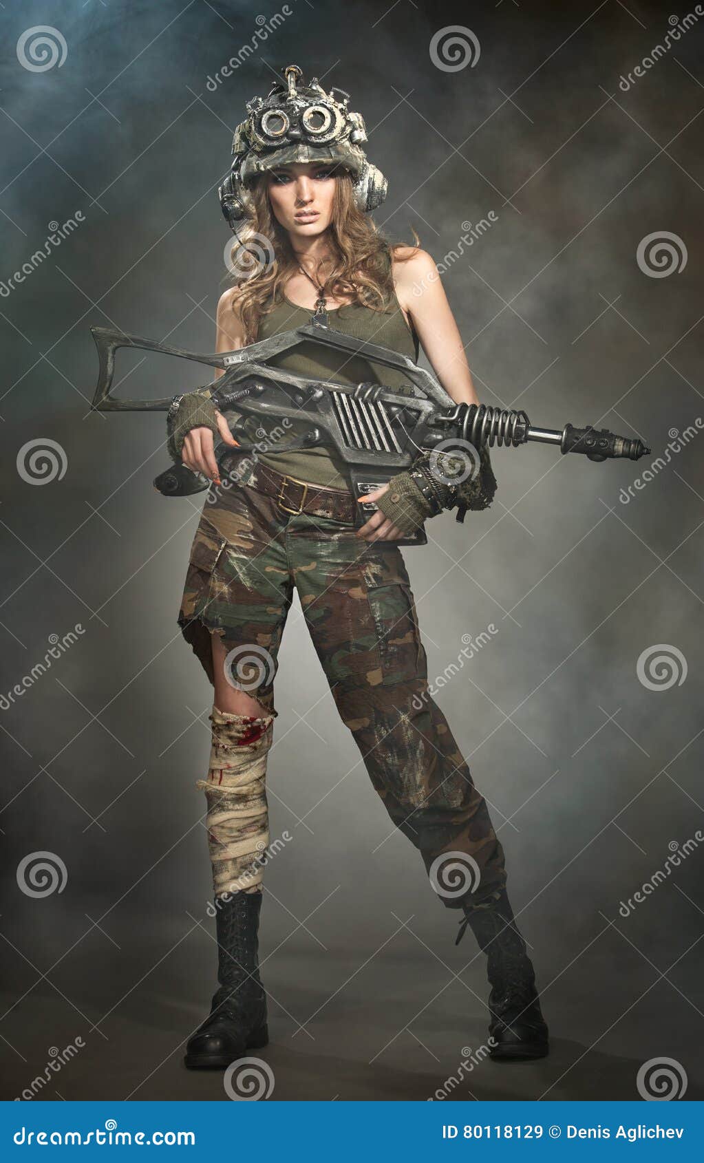 Wounded woman warrior stock image. Image of helmet, fighting - 80118129