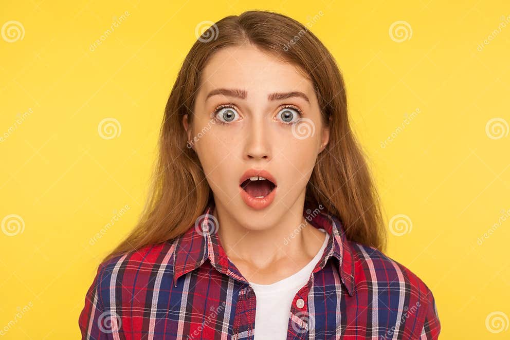 Wow Unbelievable Portrait Of Shocked Surprised Ginger Girl In