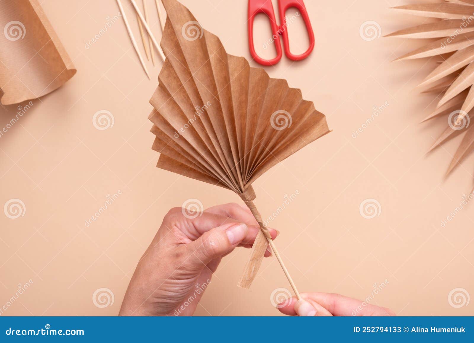 Wrapping the Trunk of the Leaf with a Glued Strip of Paper. Creative ...