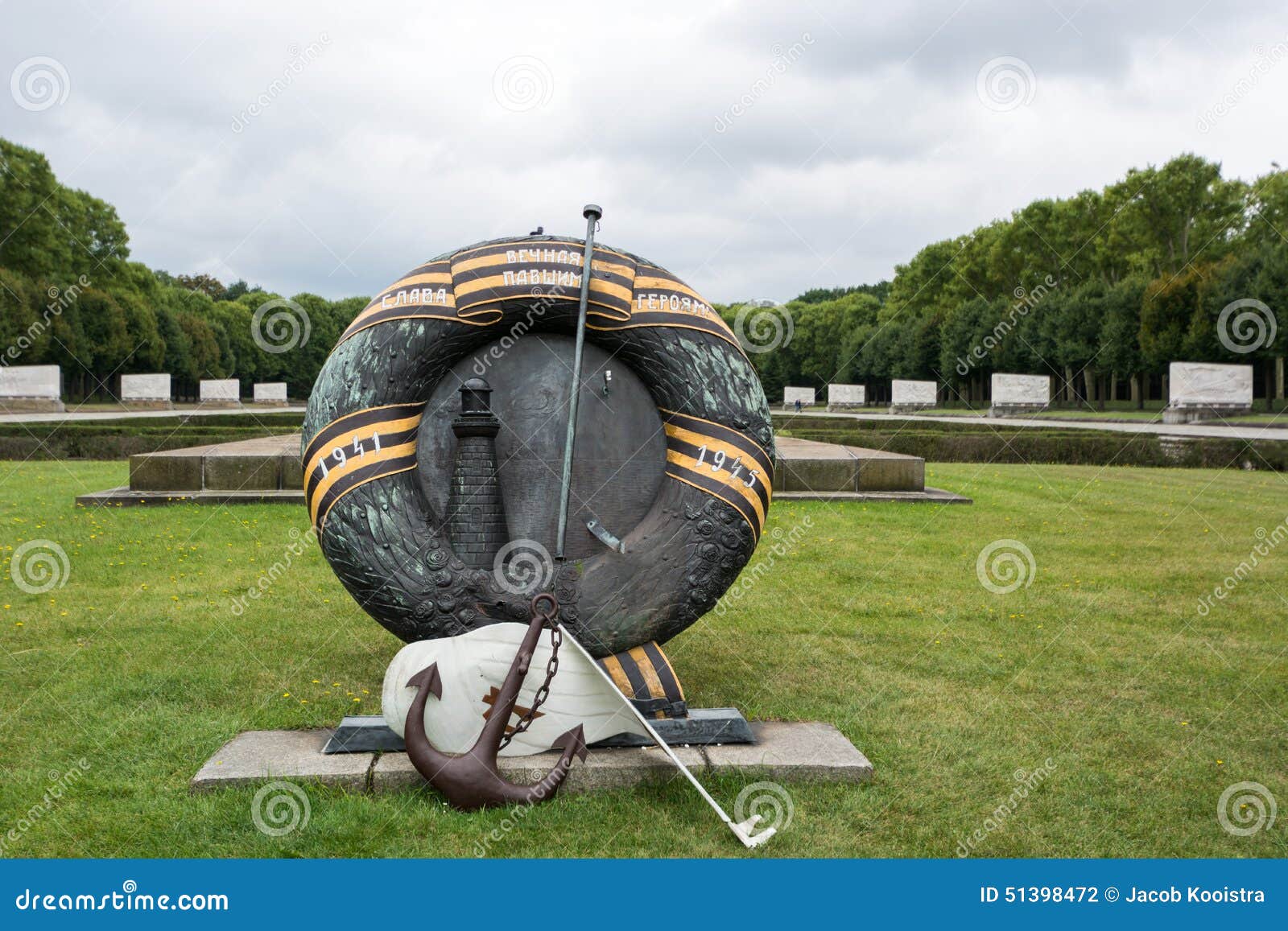 Wreath at Soviet War Memorial Berlin Editorial Photography - Image of ...