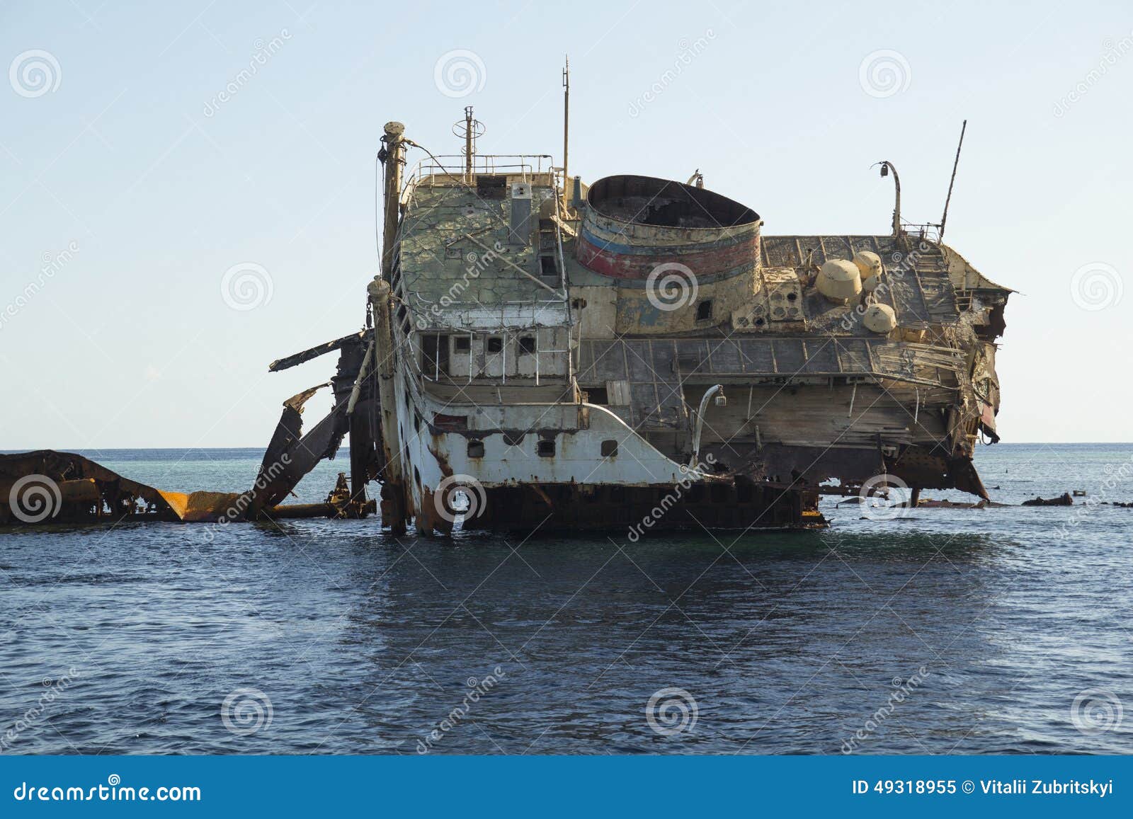 Wreck in the Red Sea stock image. Image of edgewise, ruination - 49318955
