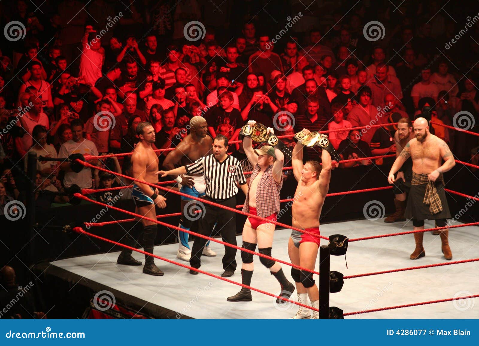 Wrestling stars editorial photography. Image of audience - 4286077