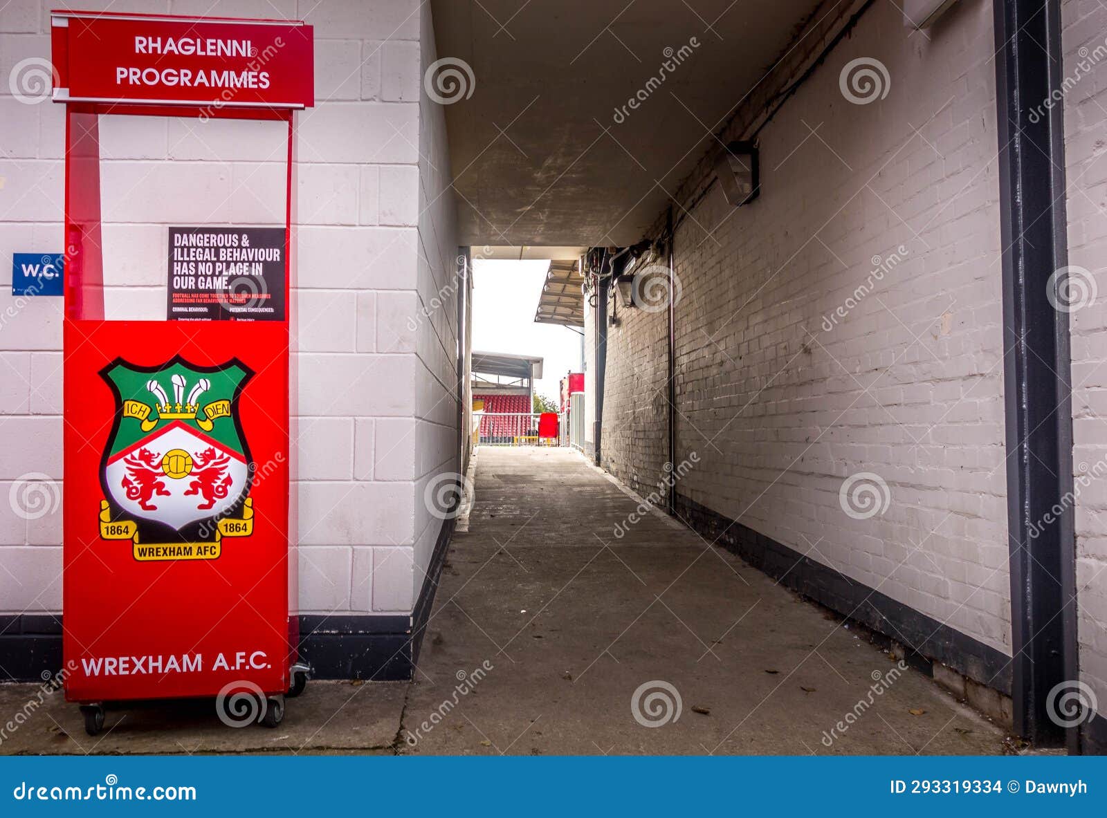 The Welcome To Wrexham Mural On The Exterior Wall Of A Row Of Houses In ... The Welcome To Wrexham Mural On The Exterior Wall Of A Row Of Houses In ...