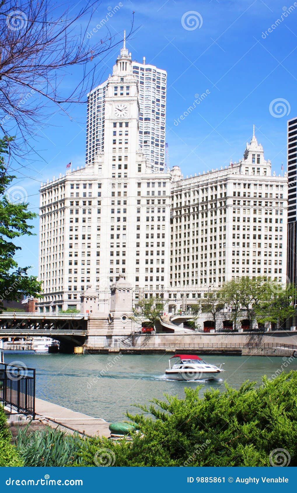 Wrigley Building editorial photo. Image of tourist, office - 9885861