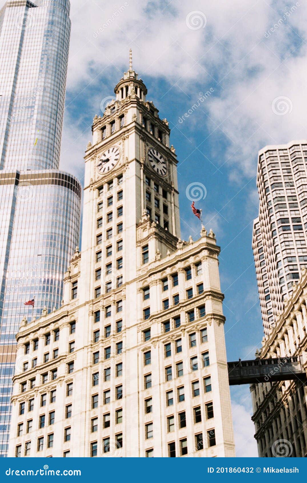 Wrigley Building editorial photography. Image of chicago - 201860432
