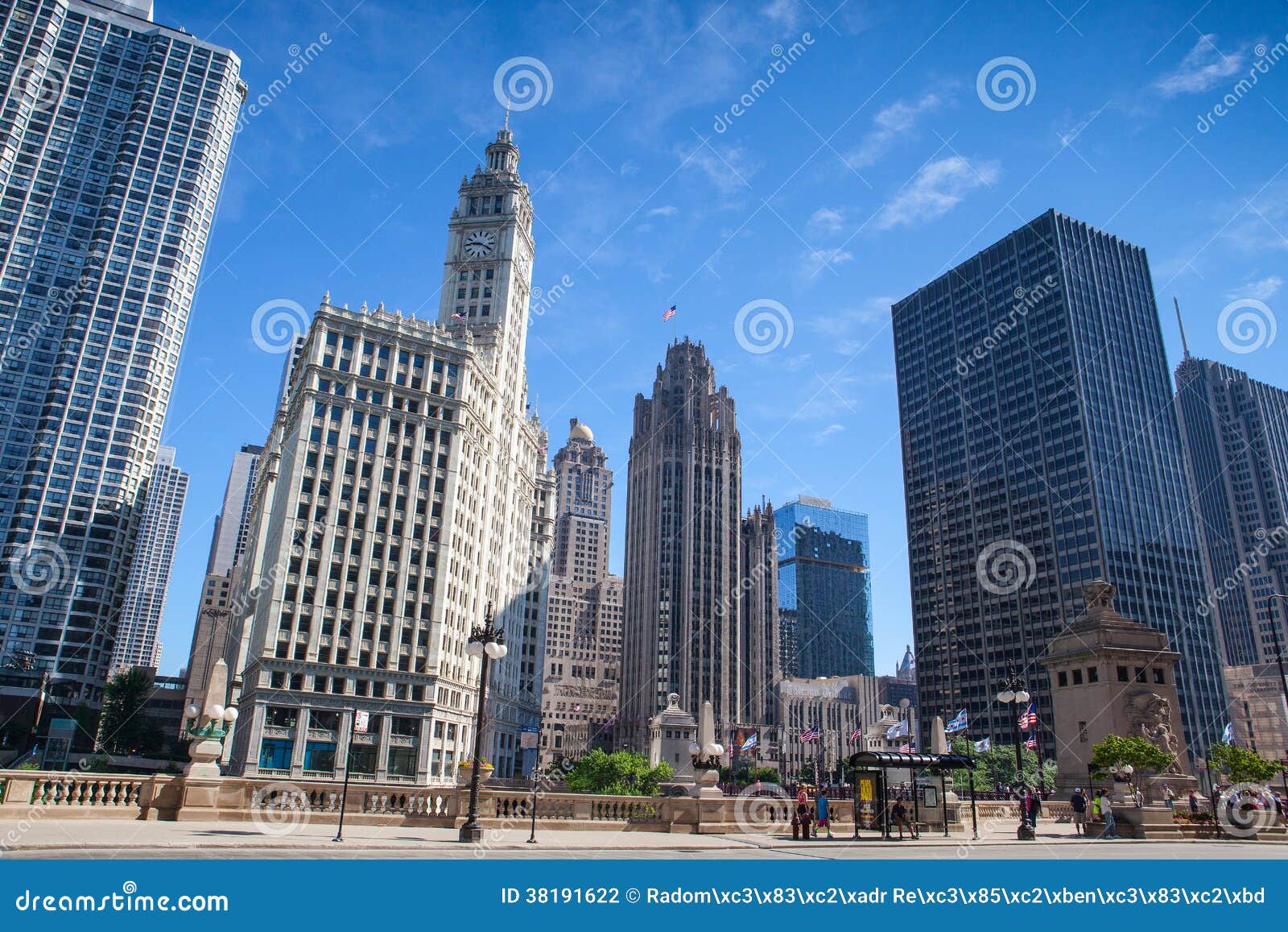 Wrigley Building in Chicago Editorial Photography - Image of ...