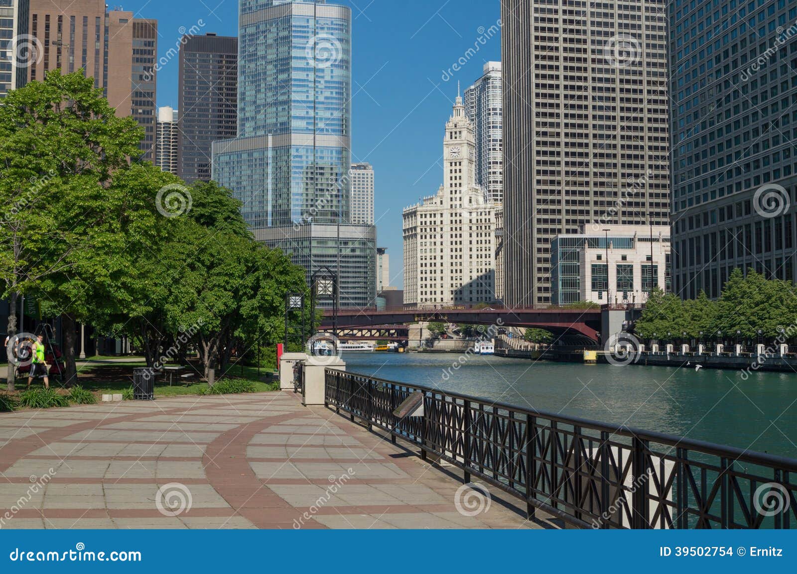 Wrigley Building and Chicago River Editorial Stock Image - Image of ...