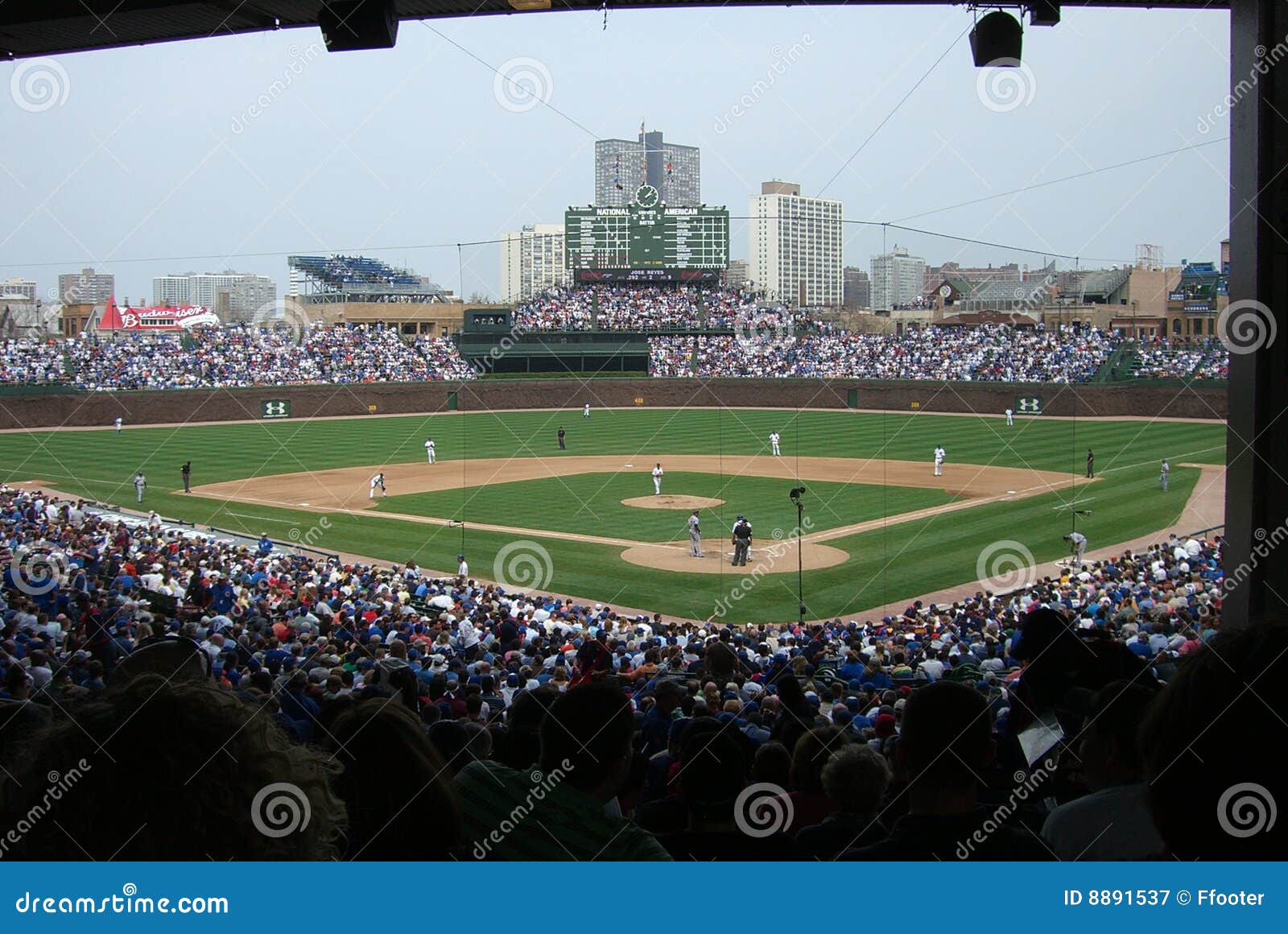 Wrigley coloca, Chicago fotografía editorial. Imagen de juego - 8891537