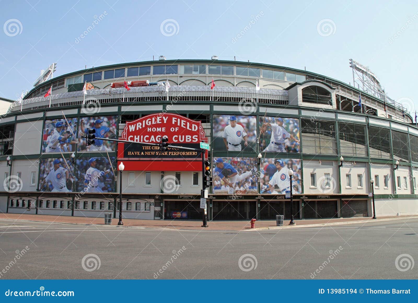 Wrigley Field editorial stock image. Image of fans, field - 13985194
