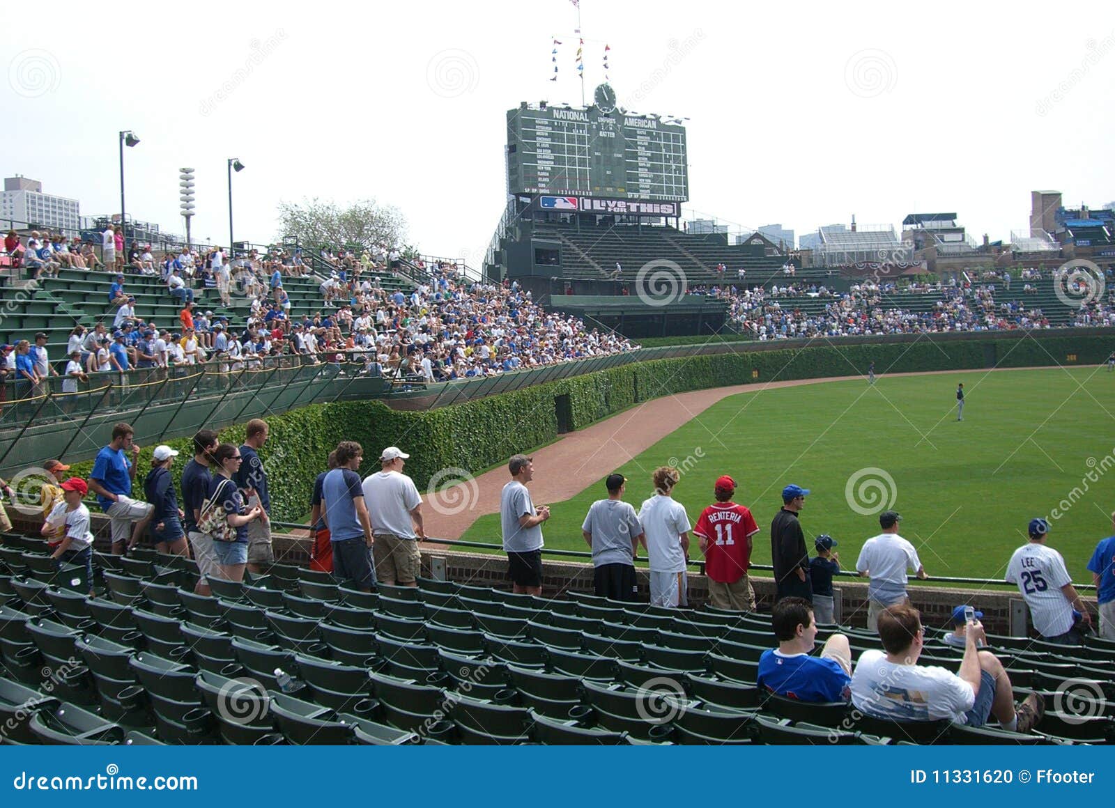 Wrigley Field, Chicago editorial image. Image of infield - 11331620
