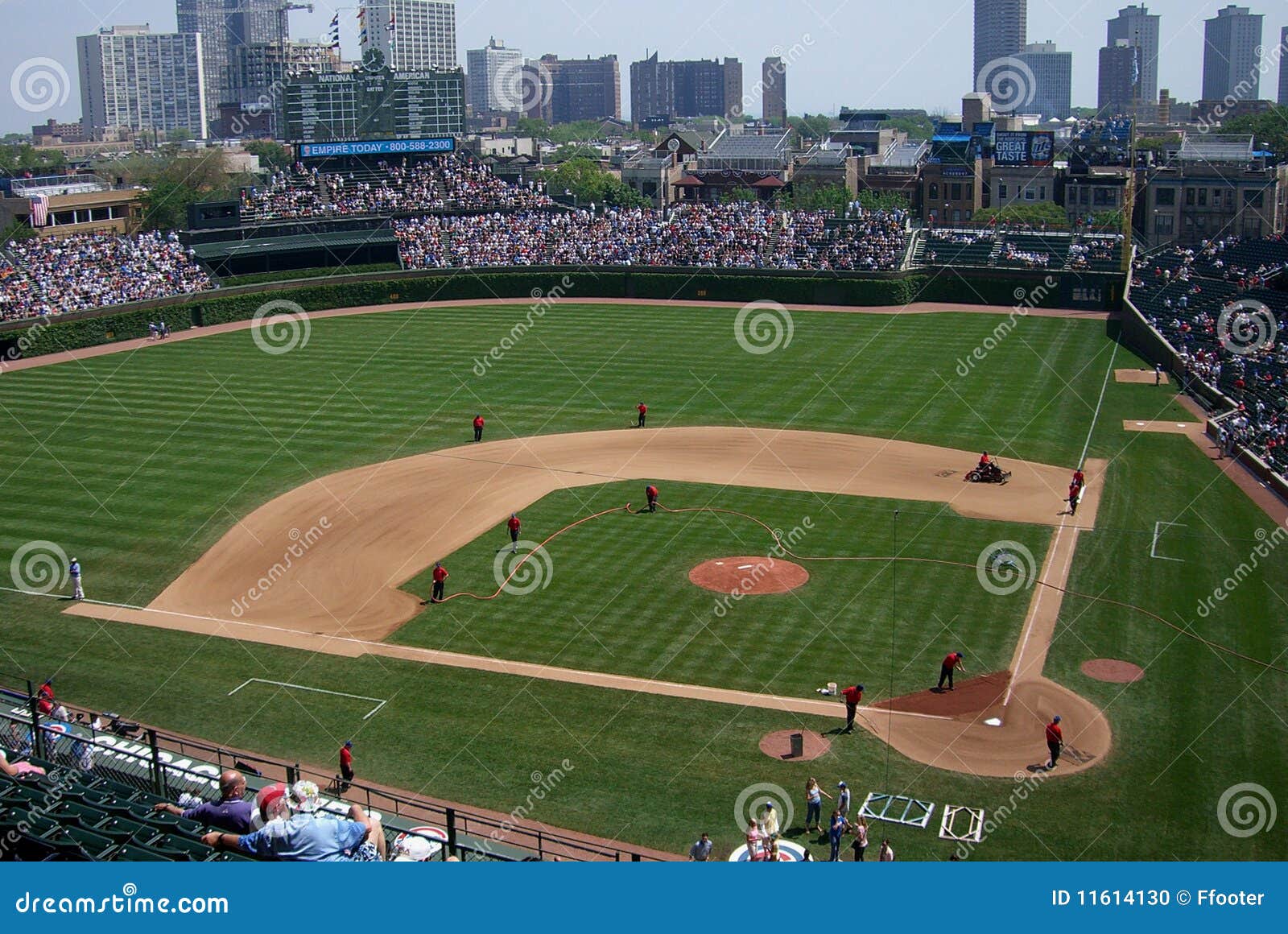 Wrigley Field - Chicago Cubs Editorial Image - Image of retro, drenched ...