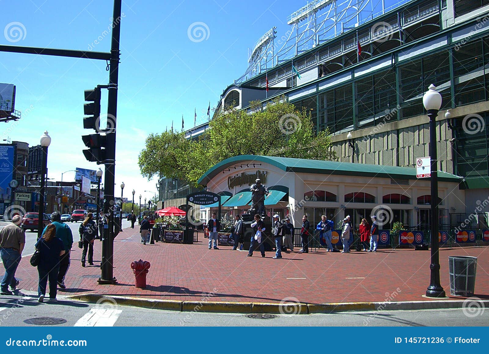 Wrigley Field - Chicago Cubs Editorial Photo - Image of players ...