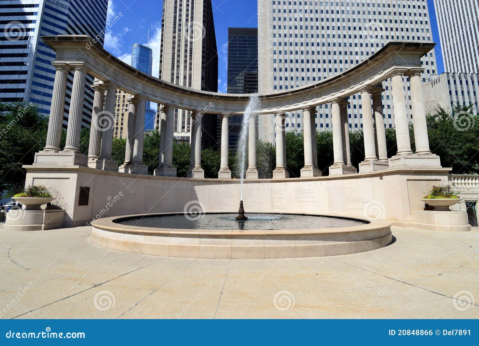 Wrigley Square and Fountain Editorial Photo - Image of wrigley, loop ...