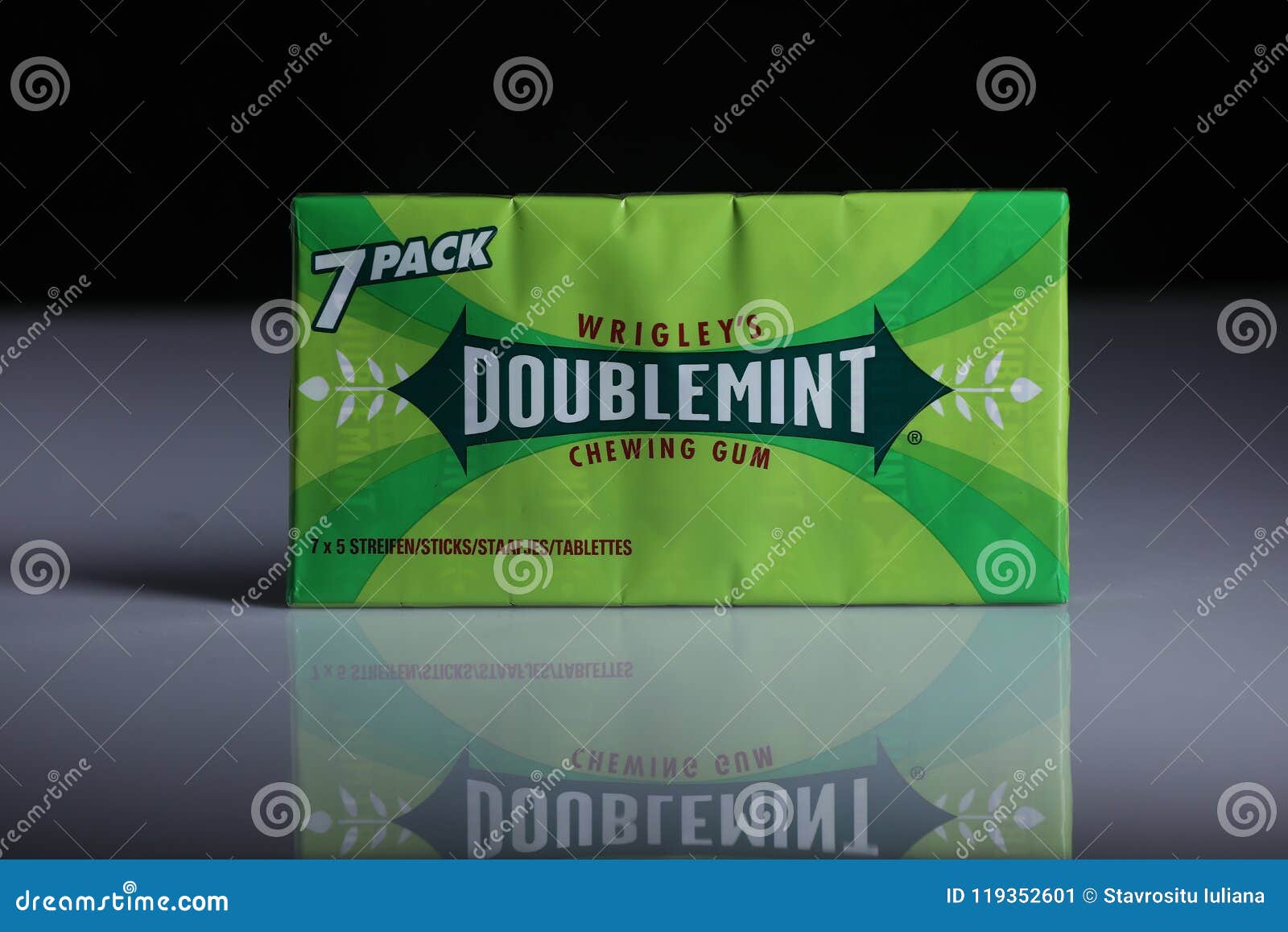 Wrigleys Double Mint Chewing Gum Editorial Photo - Image of pack, packs ...