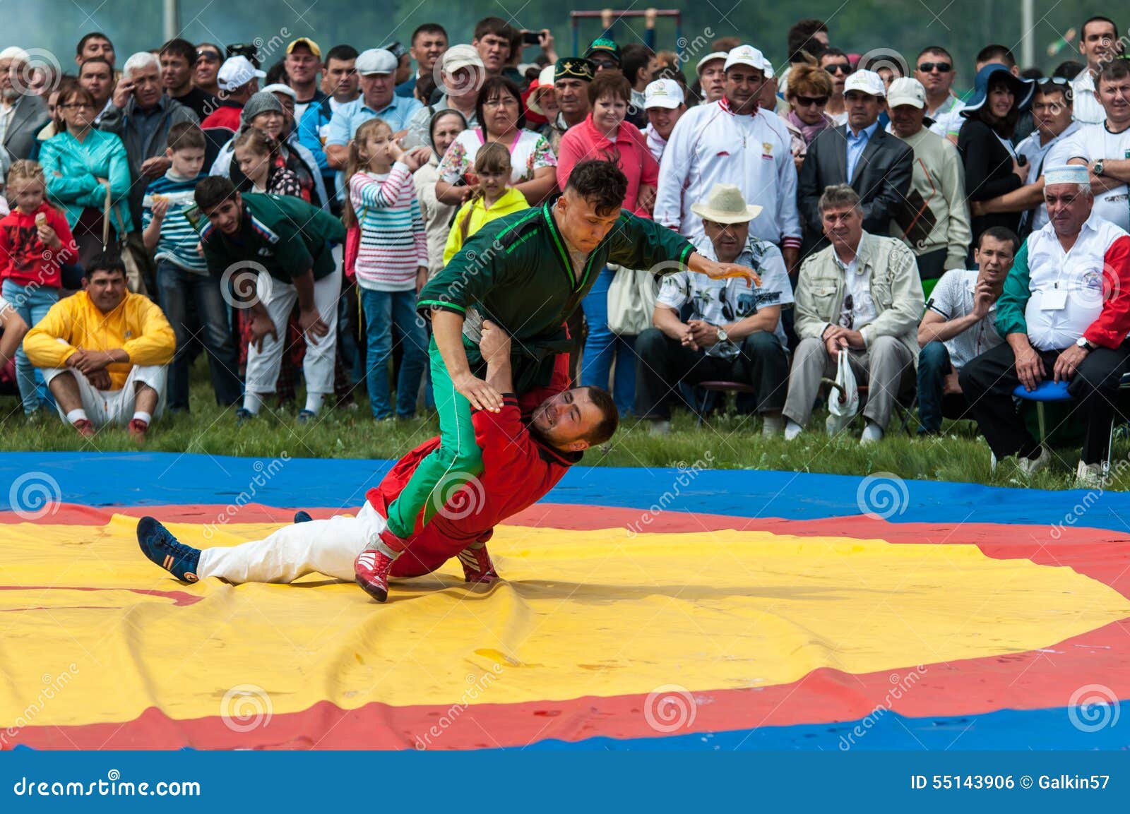 Wringen Beim Sabantuy Festival Oder Dem Koresh Redaktionelles Foto ...