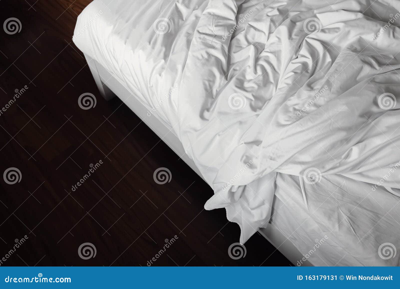 White Messy Bed Top View Royalty-Free Stock Photography | CartoonDealer ...