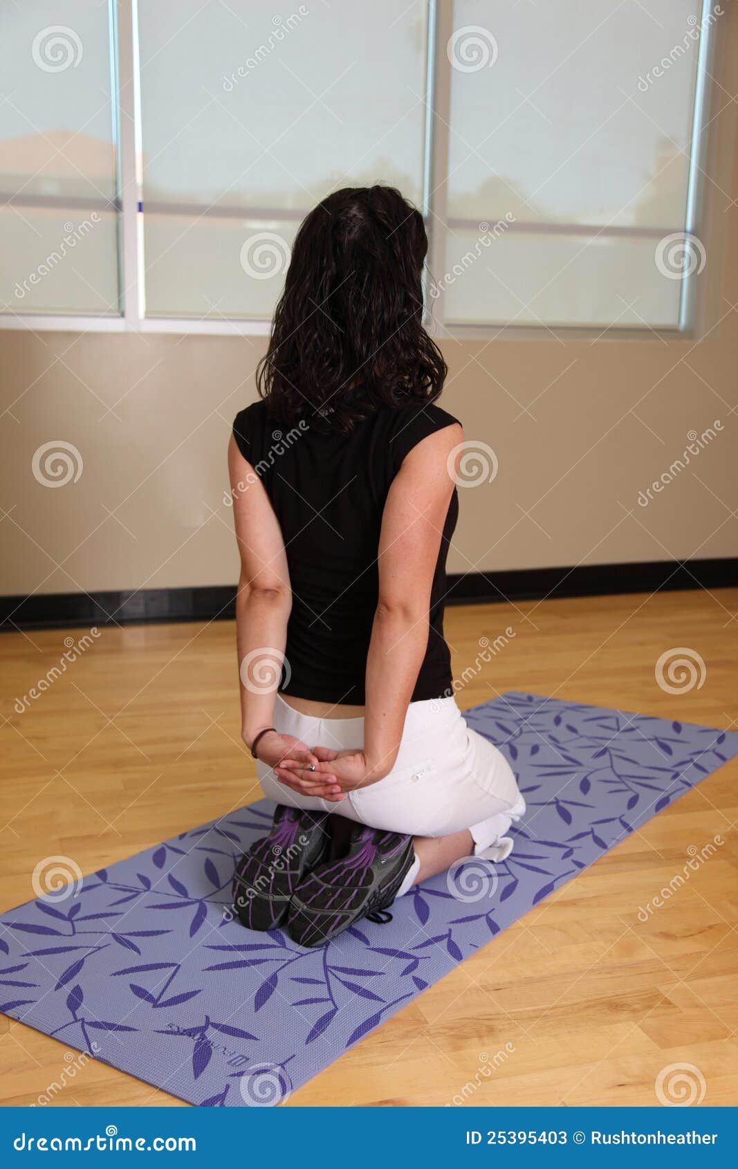 Wrist and arm stretch stock image. Image of motion, exercise - 25395403