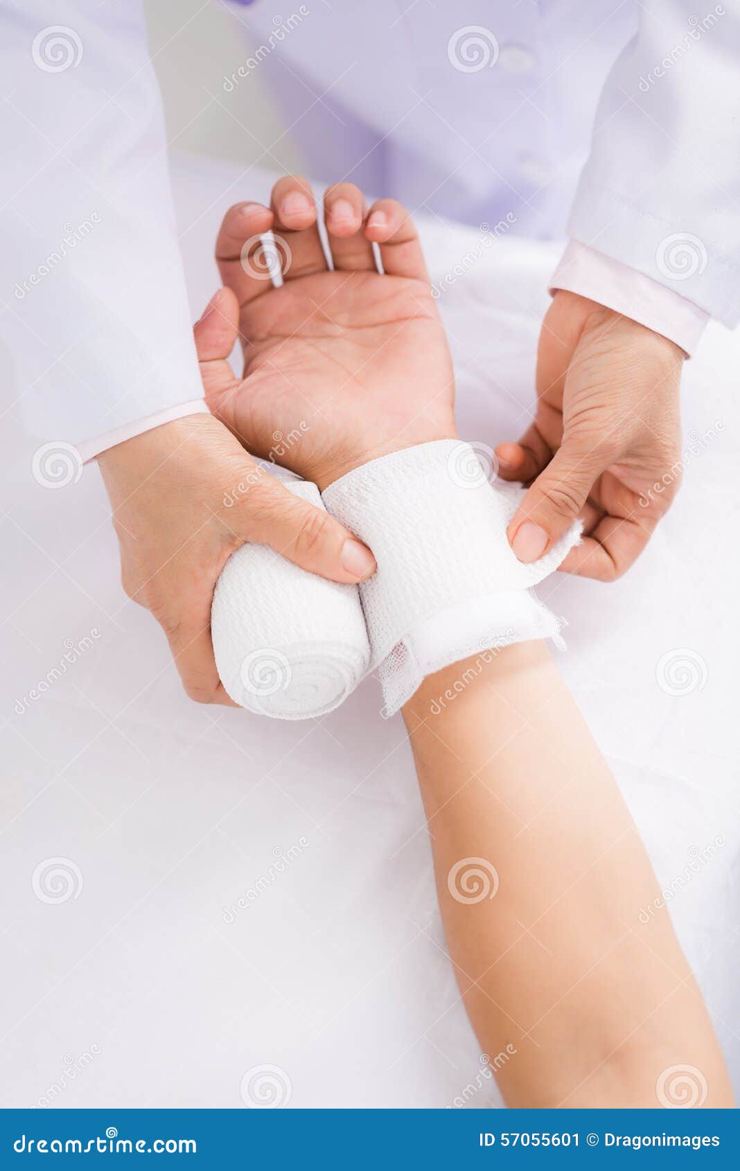 Wrist dislocation stock image. Image of diagnose, sprain - 57055601