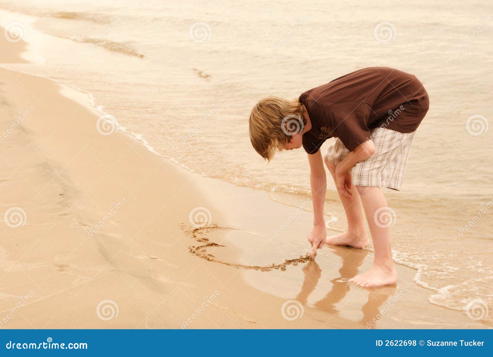 Writing in the sand stock photo. Image of shoreline, reflect - 2622698