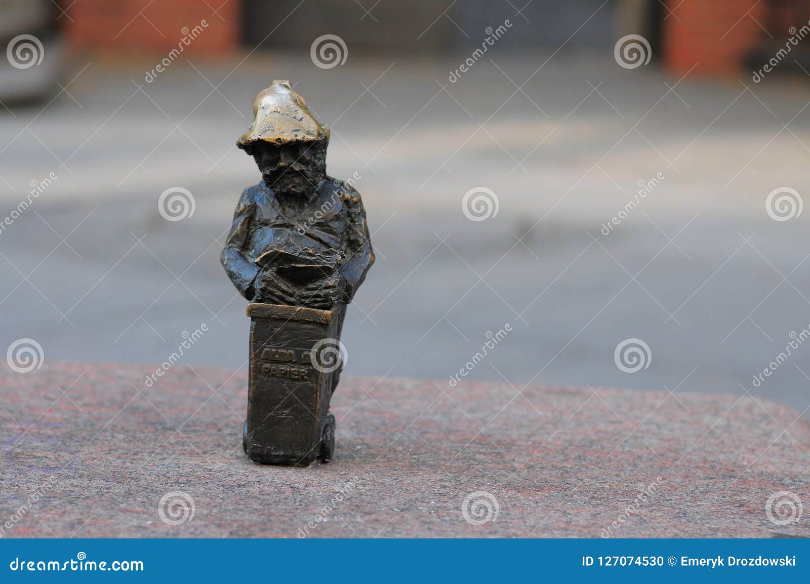 Wroclaw Dwarf Statue, `Recyklinek` Gnome. Wroclaw, Poland, 2018 ...