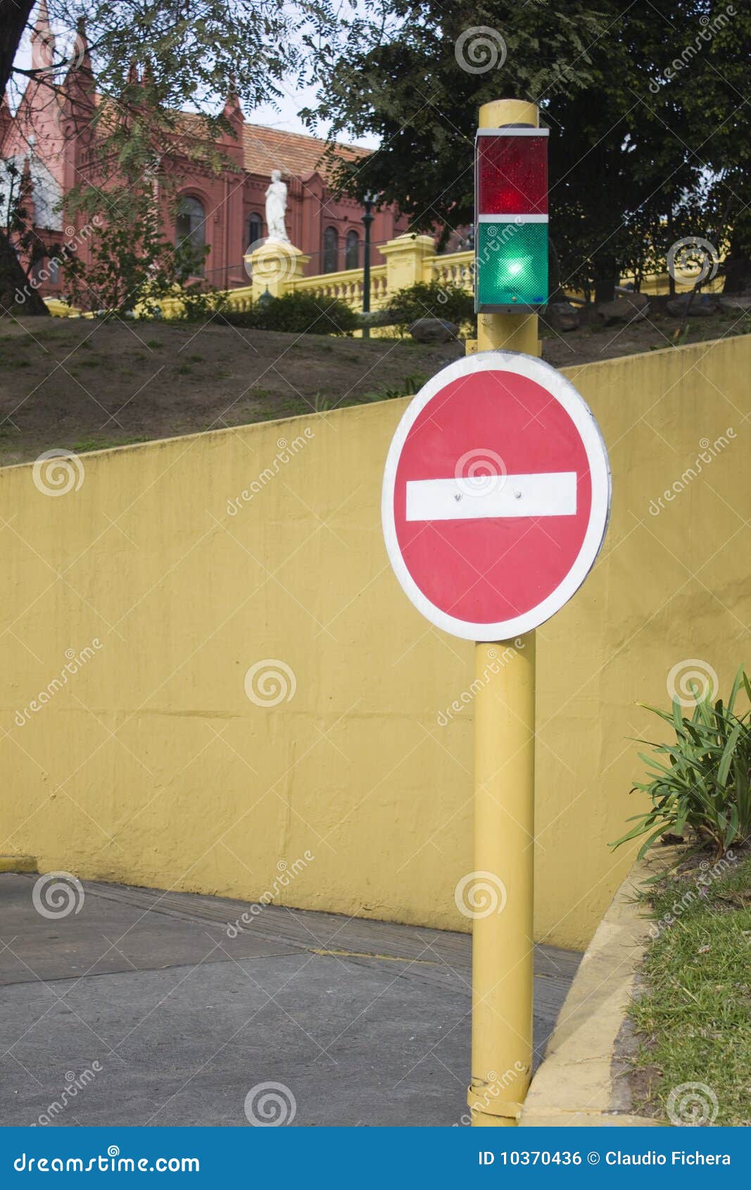 Wrong Way Signal (no-entry) Stock Photo - Image of attention, direction ...