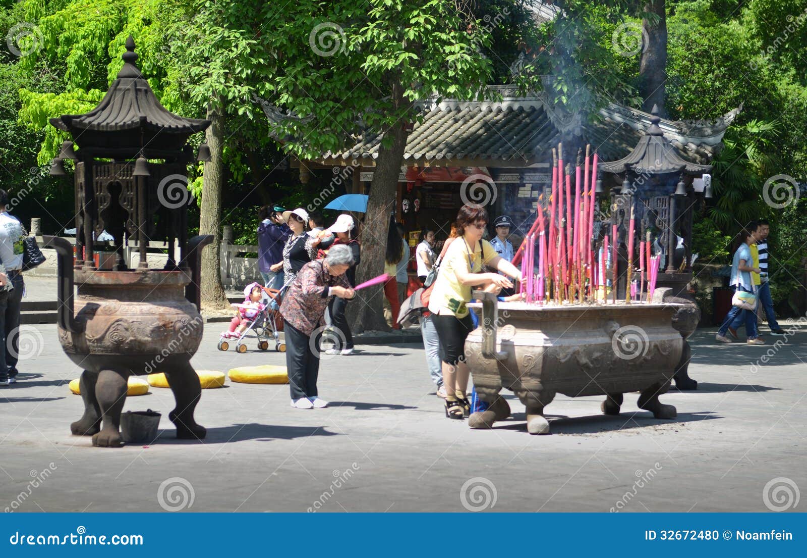 Wuhou temple in Chengdu editorial image. Image of pink - 32672480