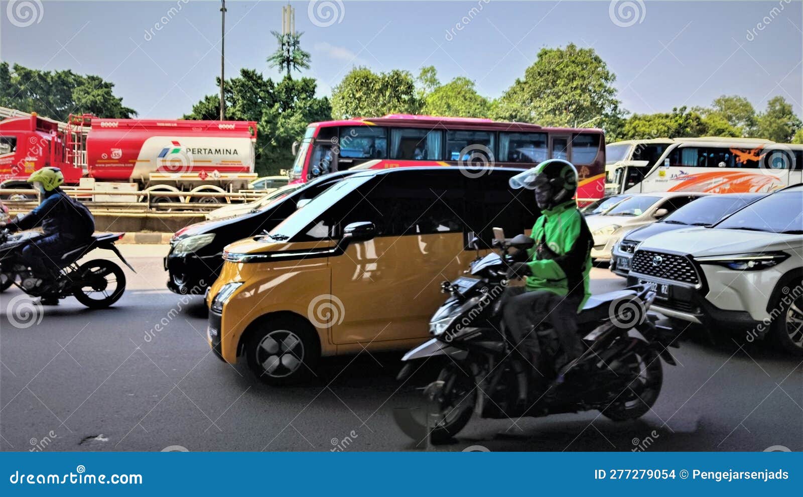 Wuling S First Electric Car that Carries a Future-tech Design Editorial ...