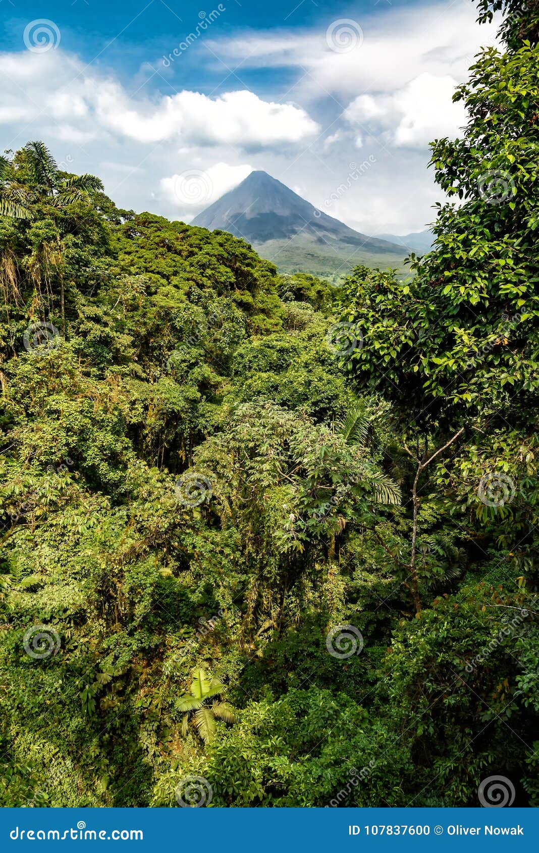 Wulkan Arenal w Costa Rica zdjęcie stock. Obraz złożonej z ochrona ...