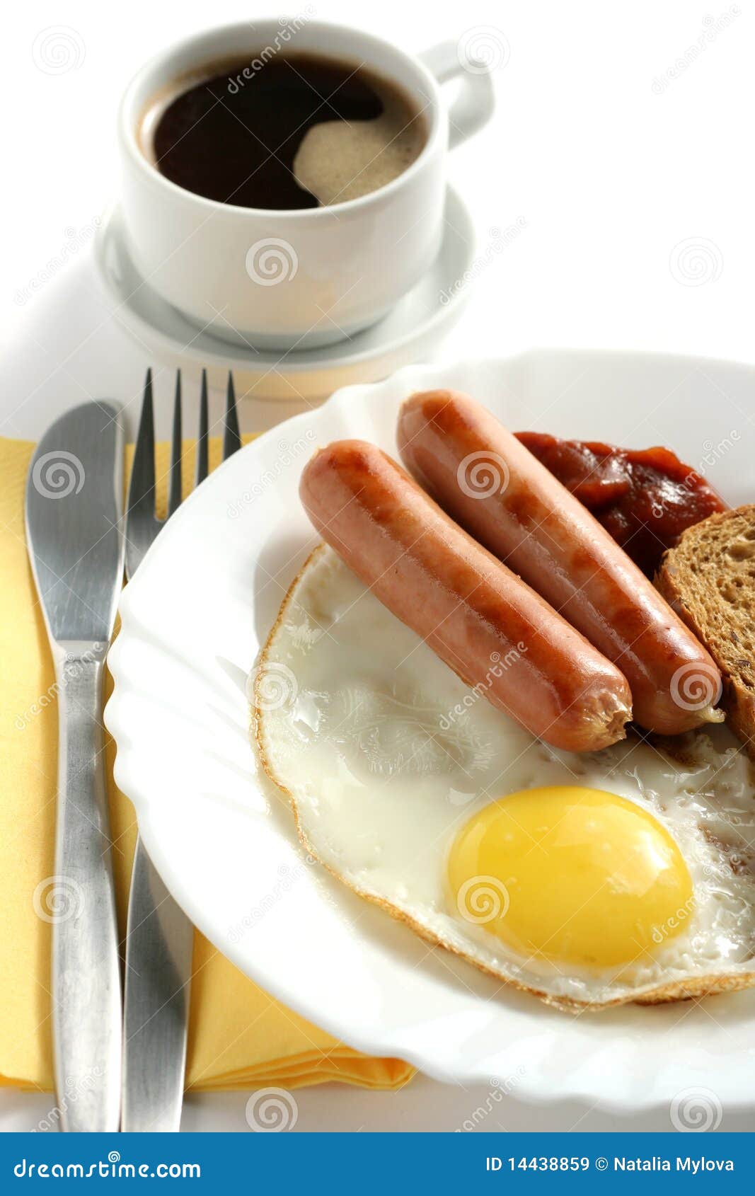 Wurst Mit Ei Und Einem Tasse Kaffee Stockbild - Bild von essen, kaffee ...
