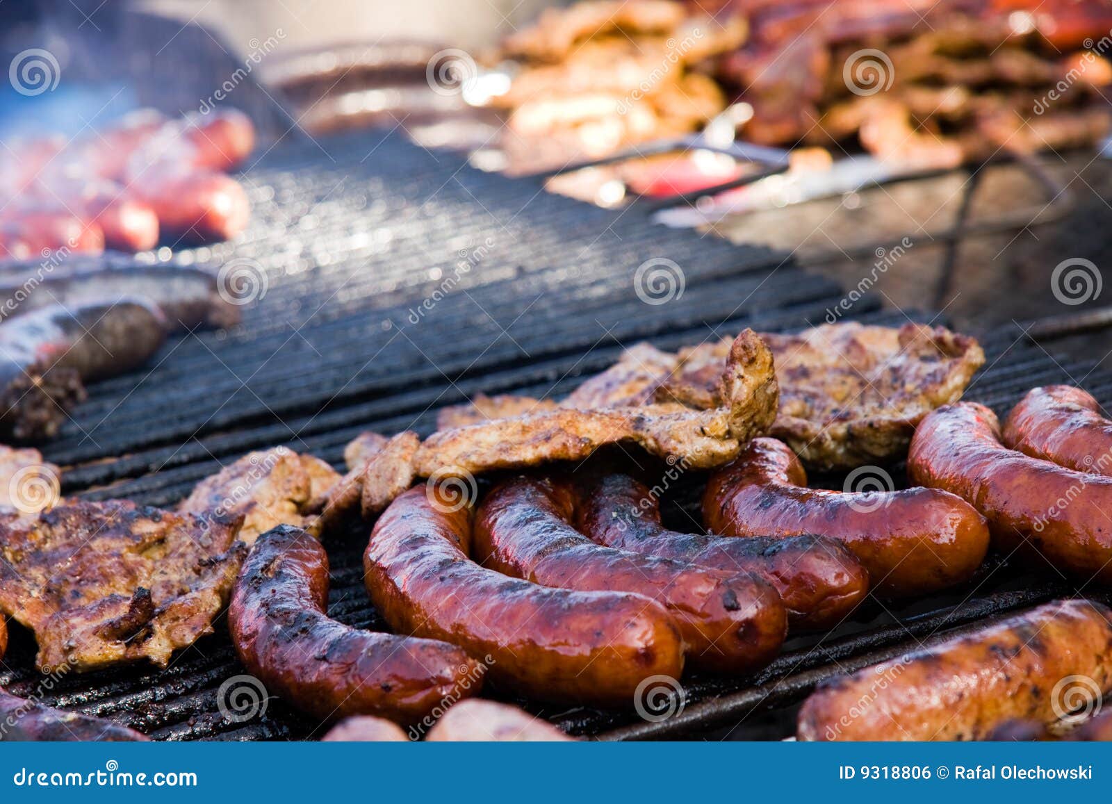 Wurst Und Fleisch Auf Grill Stockfoto - Bild von frisch, rindfleisch ...