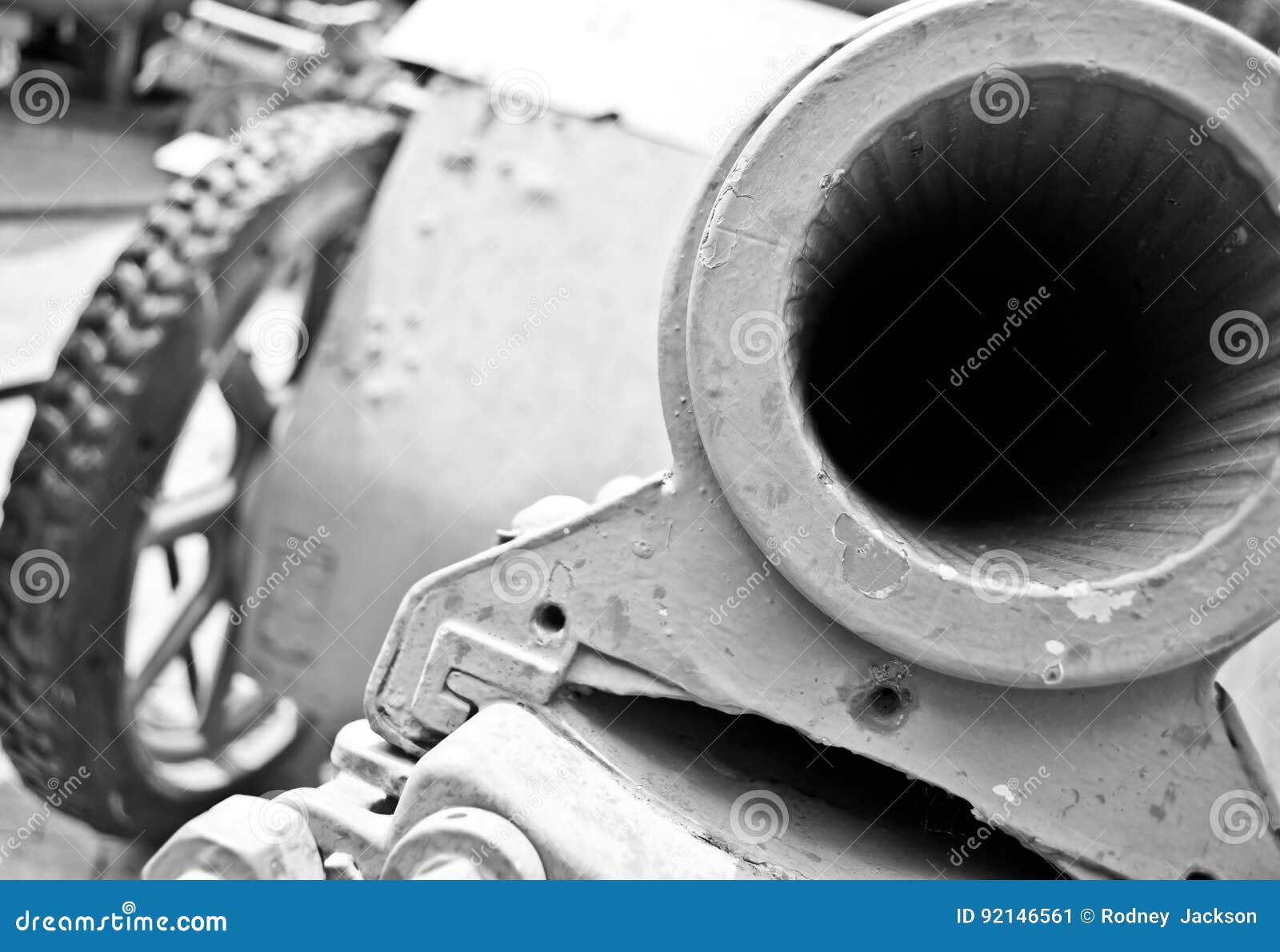 WW2 cannon stock image. Image of armor, ditsong, crawler - 92146561