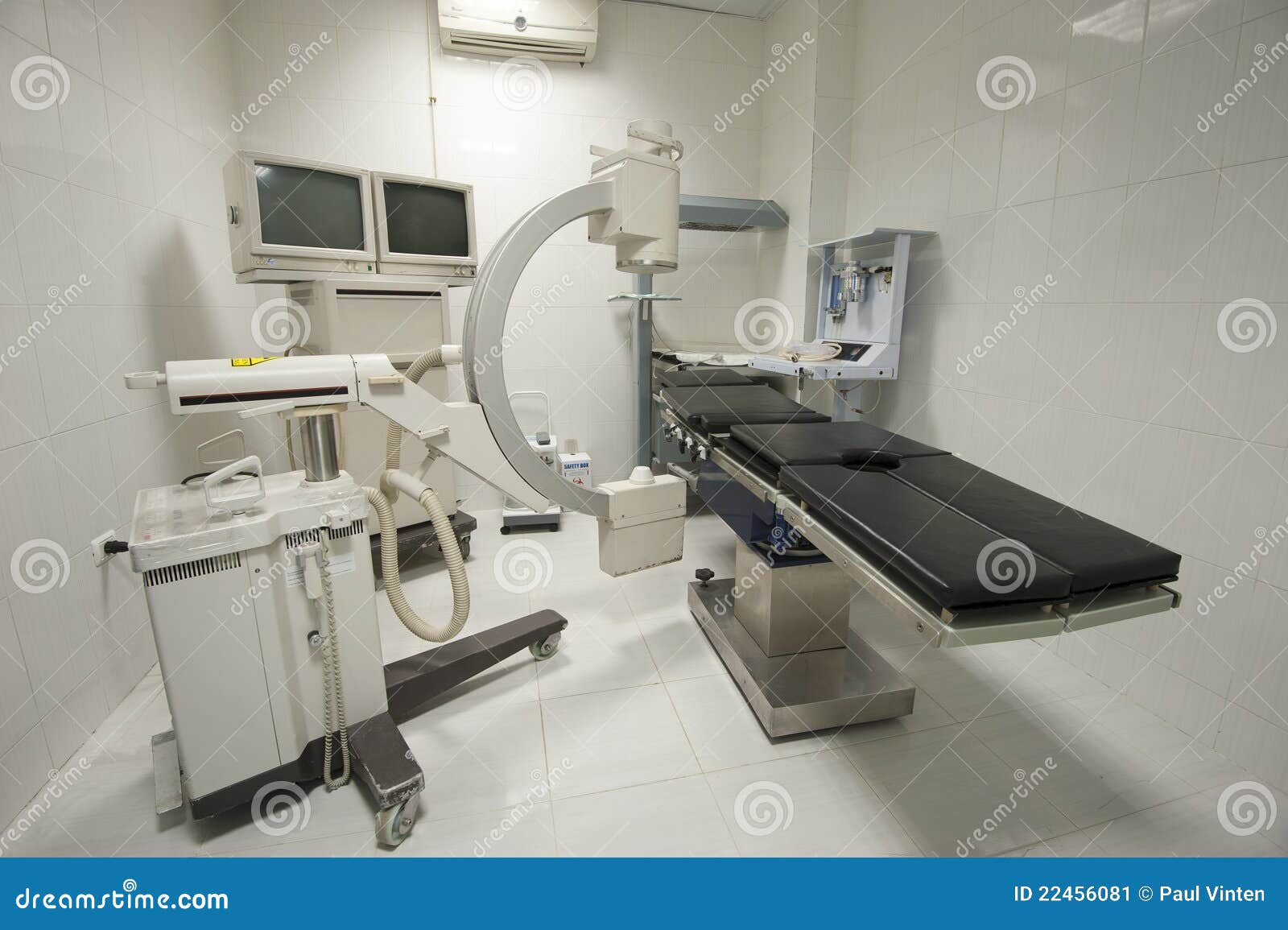 X-ray Machine in an Operating Room Stock Image - Image of medical ...