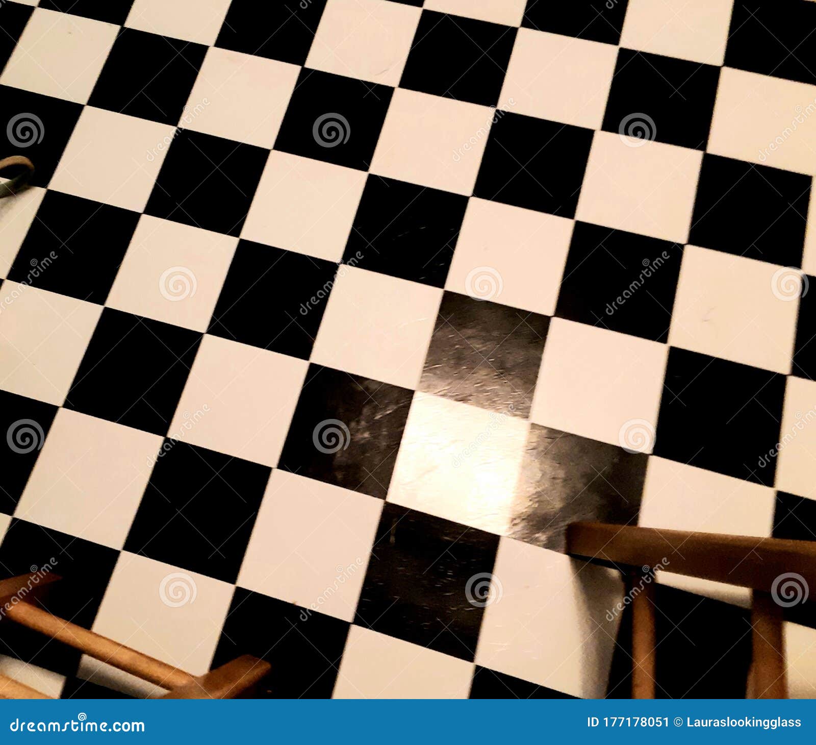 50& X27;s Diner Checkered Floor in Kitchen Stock Image - Image of ...