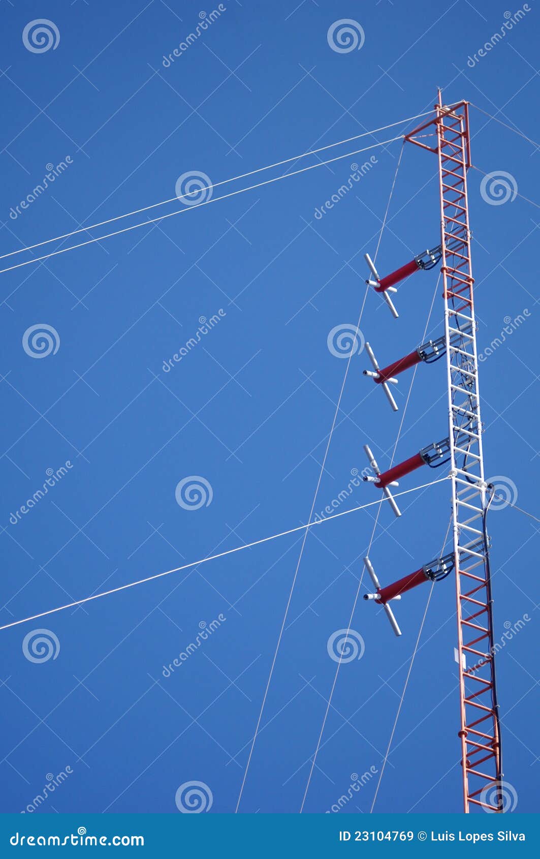 X-shaped Directional Arrays Stock Image - Image of round, transmitter ...