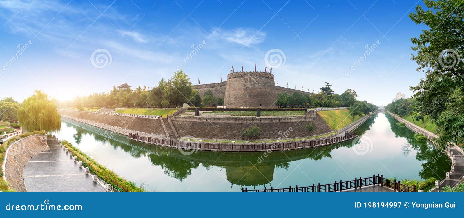 Xi`an Ancient City Wall and Moat, China Shaanxi Stock Image - Image of ...