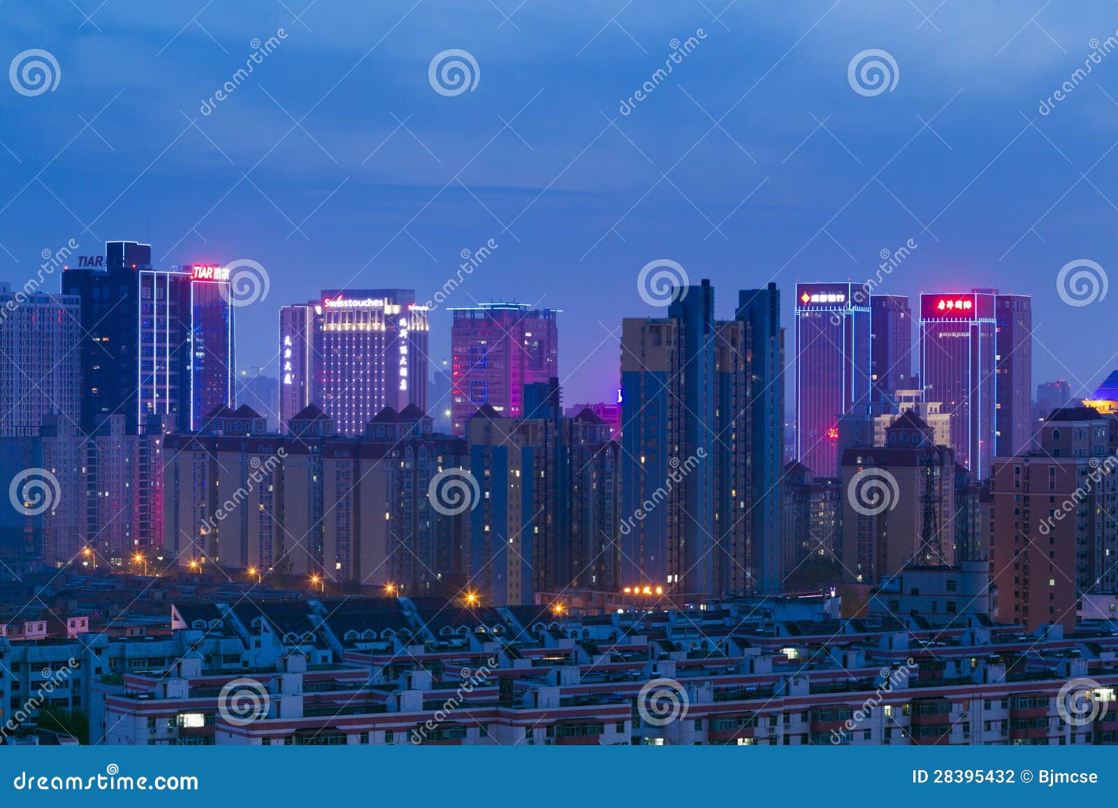 Xian city night editorial photography. Image of restaurants - 28395432