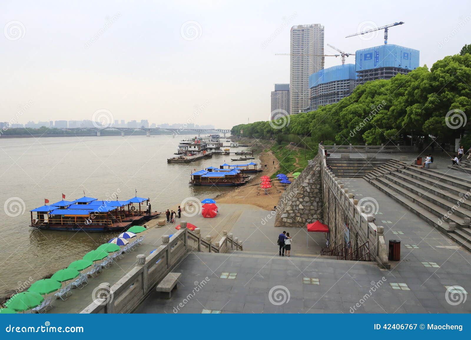 Xiangjiang river pier editorial photography. Image of wharf - 42406767