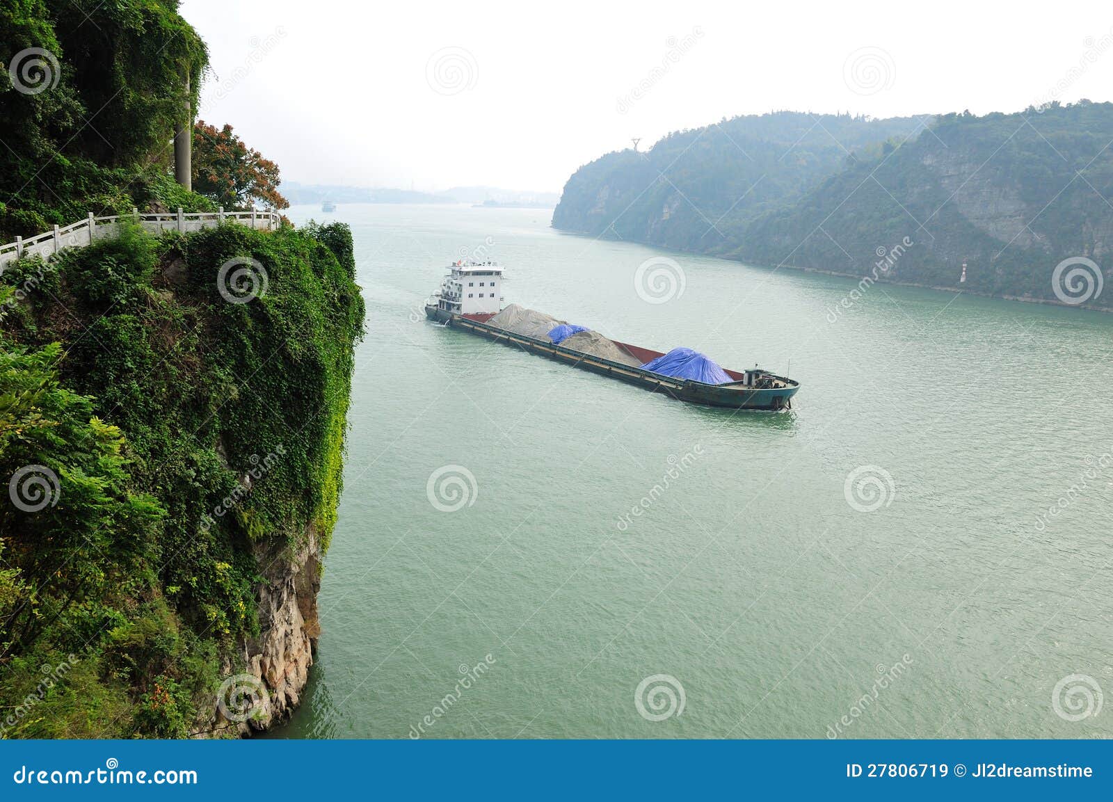 Xiling Gorge stock image. Image of precipice, cave, river - 27806719