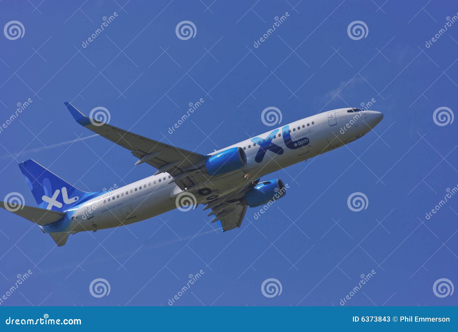 XL Airways Boeing 737-800 editorial stock photo. Image of excel - 6373843