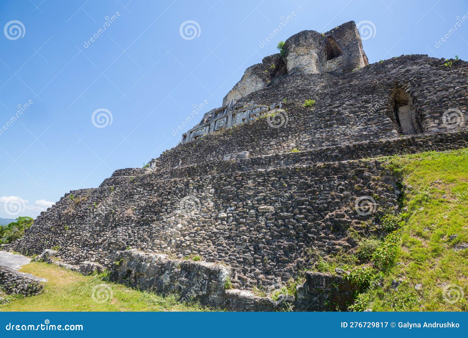Pyramide in Belize stock image. Image of archeology - 276729817