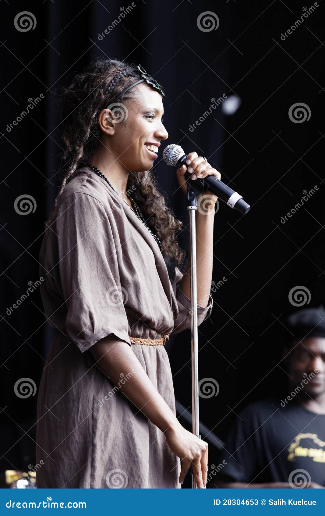 Y'akoto foto de archivo editorial. Imagen de artista - 20304653