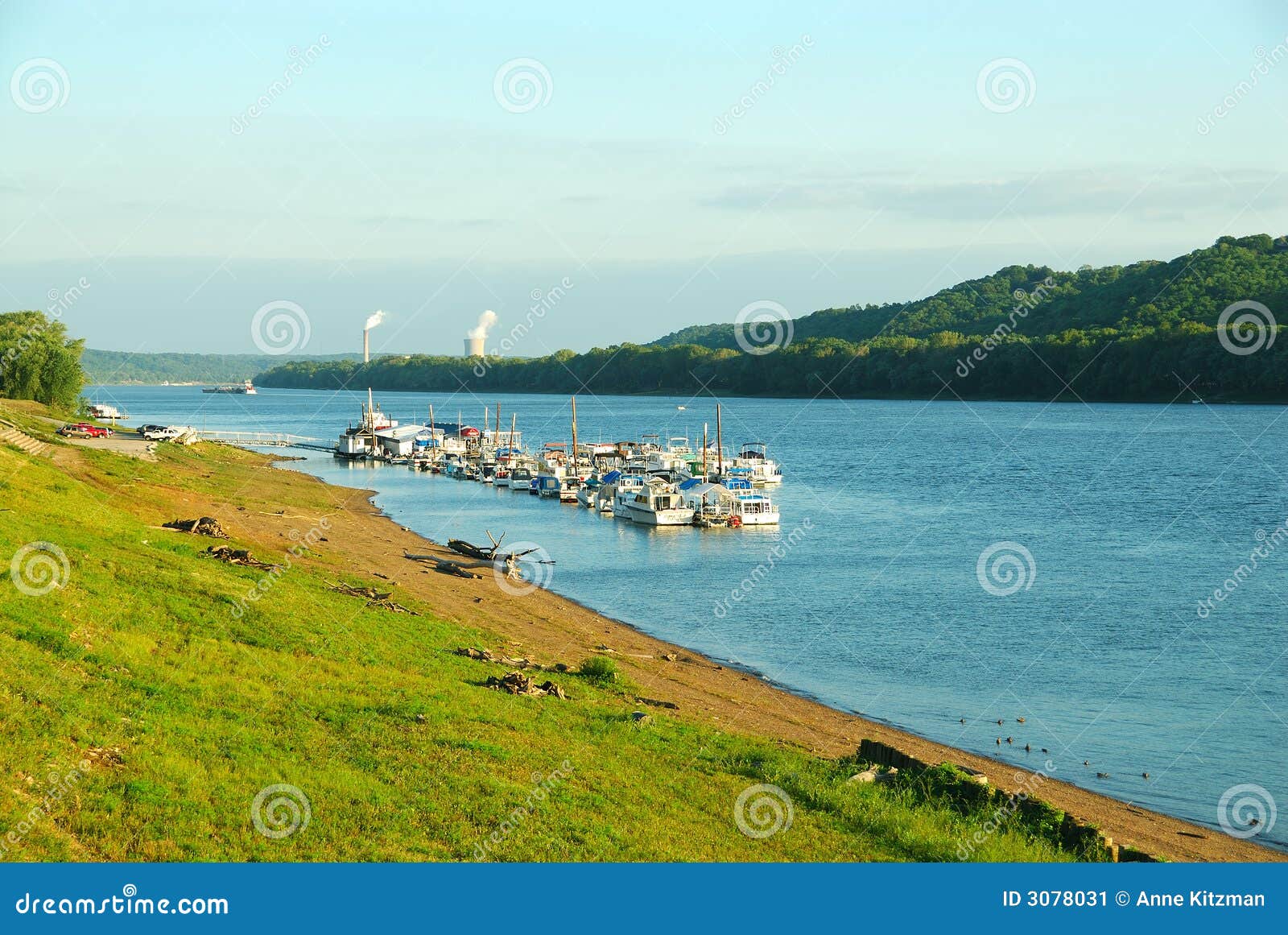 Yacht Club on the Ohio River Stock Image - Image of water, yacht: 3078031
