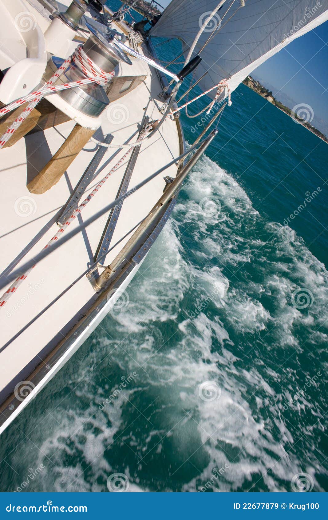 Yacht Sails Under Fresh Wind Stock Image - Image of pacific, sailing ...
