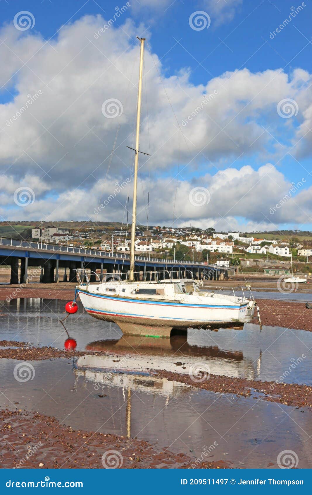 Yacht by Shaldon Bridge , Devon at Low Tide Stock Image - Image of ...