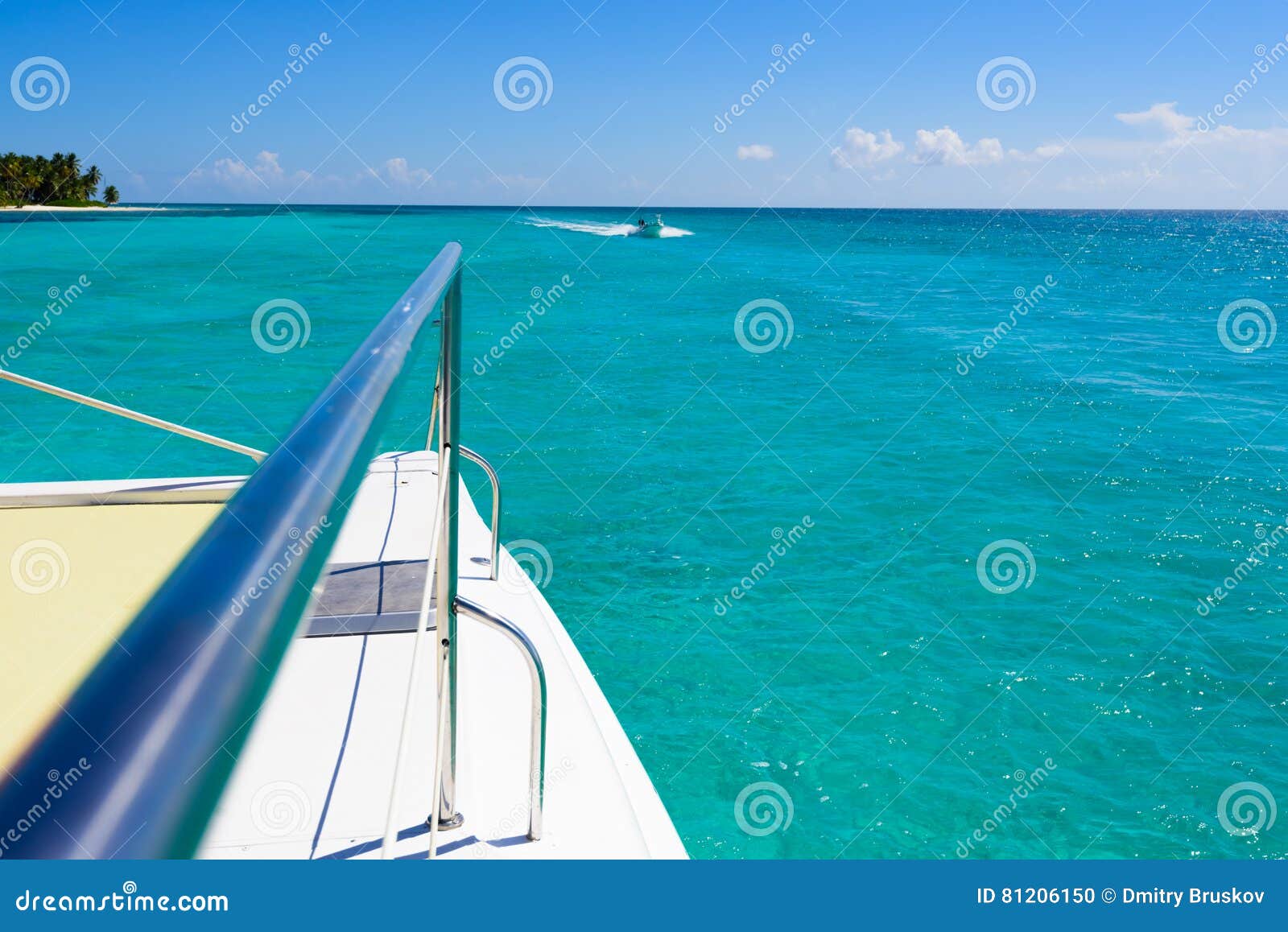Yacht side view stock photo. Image of backgrounds, aboard - 81206150
