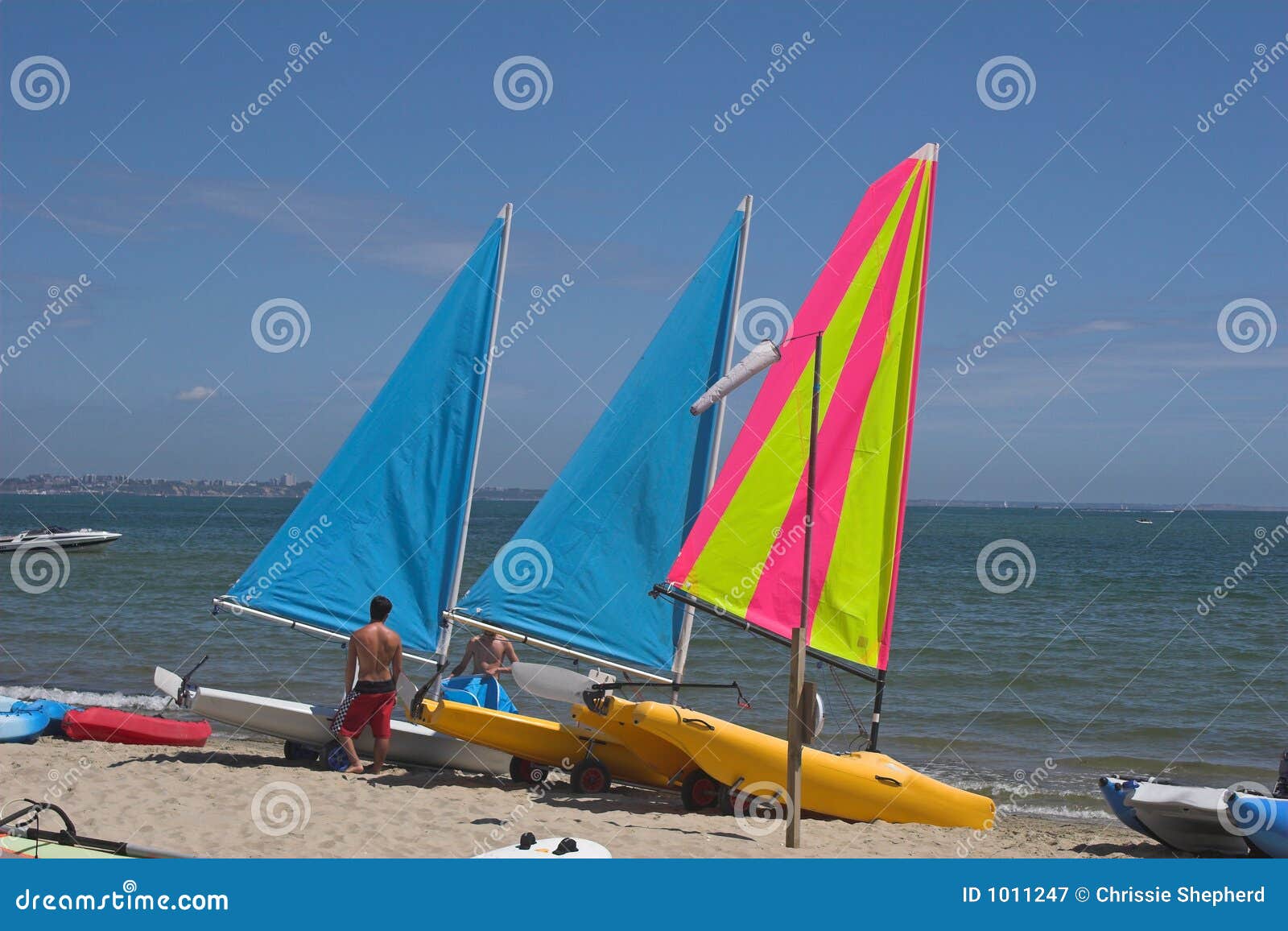 Yachts on beach stock image. Image of boat, sunshine, summer - 1011247