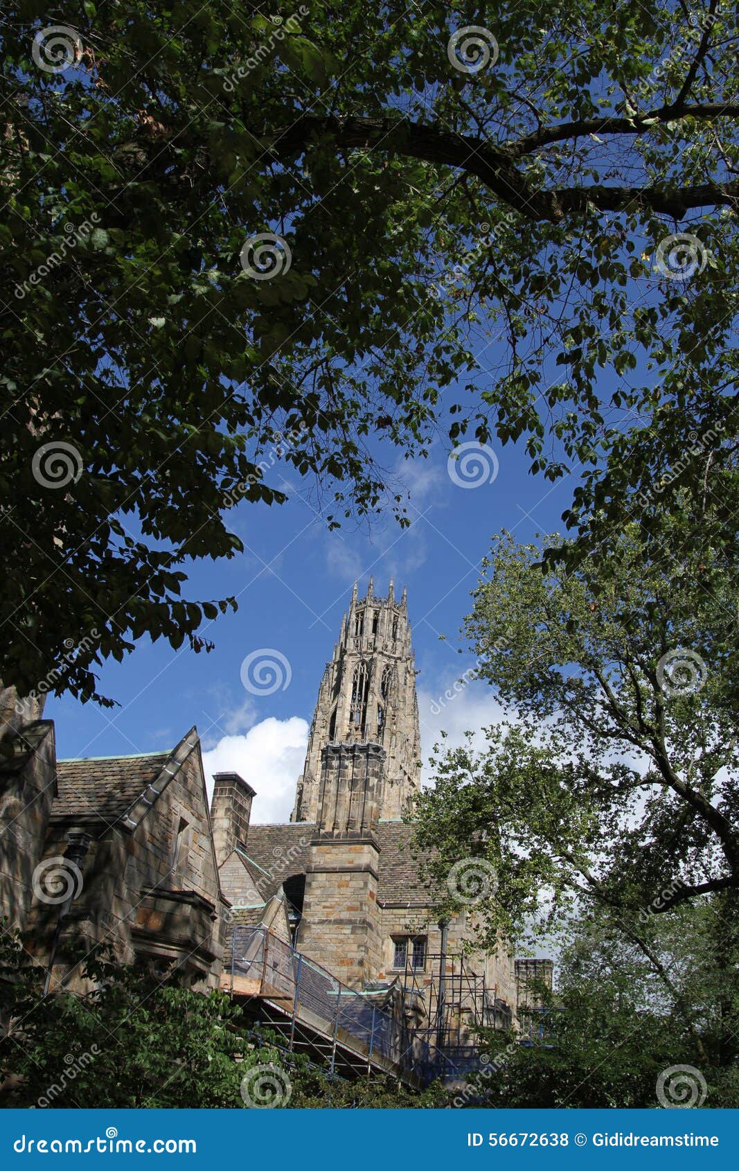 Yale University Harkness Memorial Tower Stock Photo - Image of 1921 ...