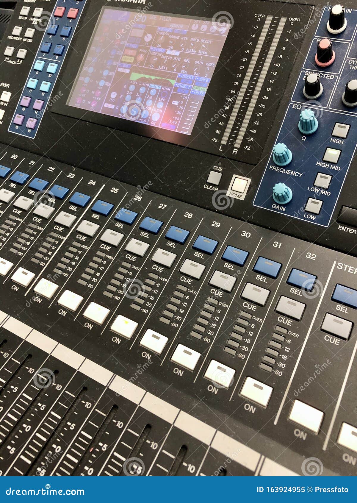 Yamaha Digital Mixing Console Editorial Image - Image of adjust, deejay ...